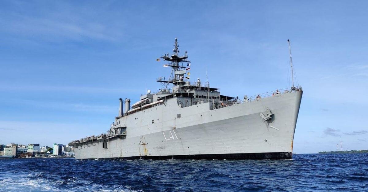 Indian Navy Issues ₹80,000 Crore Tender for 4 Amphibious Warships | LPD ...